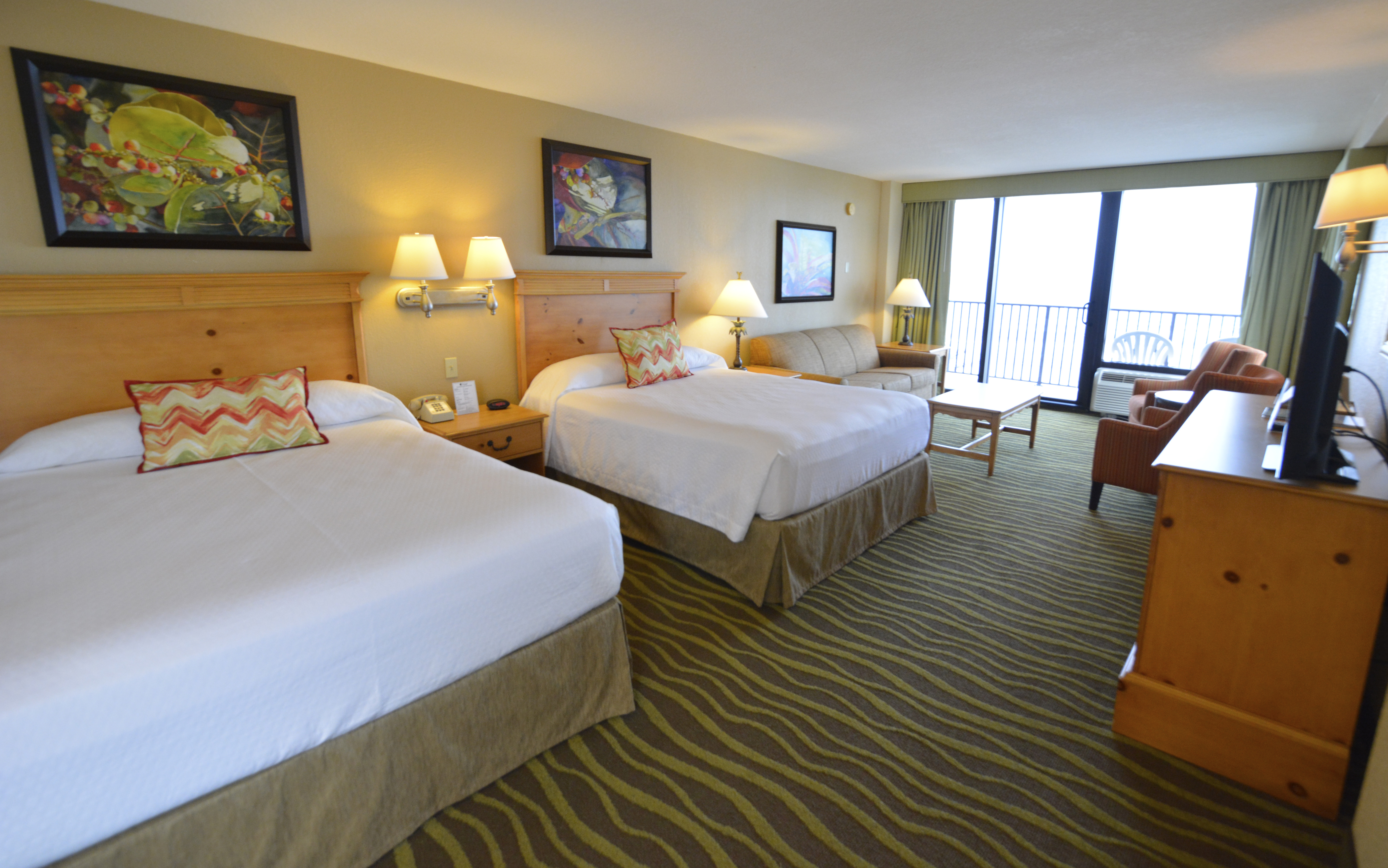 Guest Rooms Photo Gallery - Nautilus Inn Daytona Beach